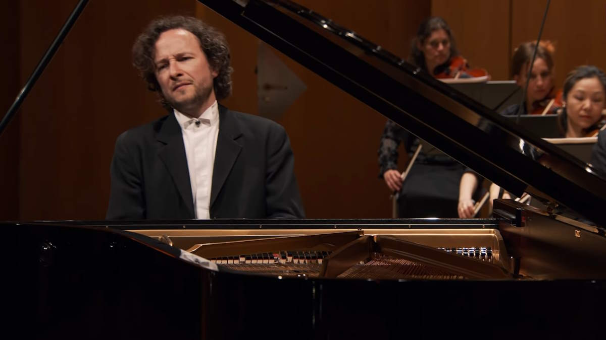 Mozart: Piano Concerto No. 17 [Martin Helmchen] - andantemoderato.com