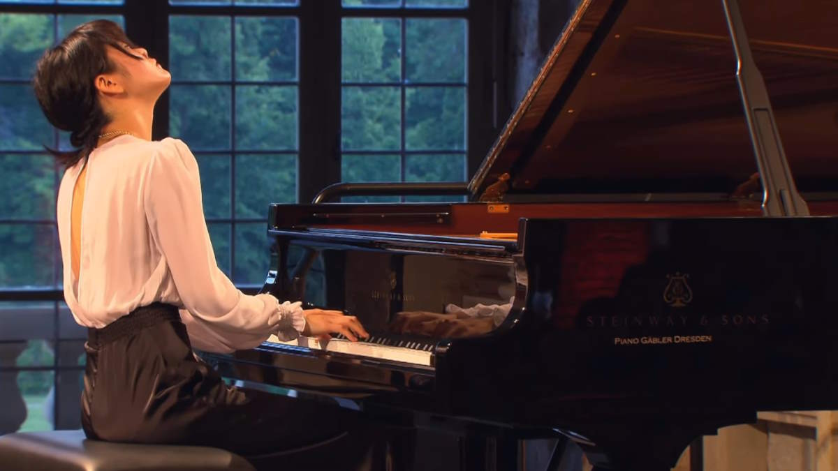 Schumann: Piano Sonata No. 2 [Tiffany Poon] - andantemoderato.com